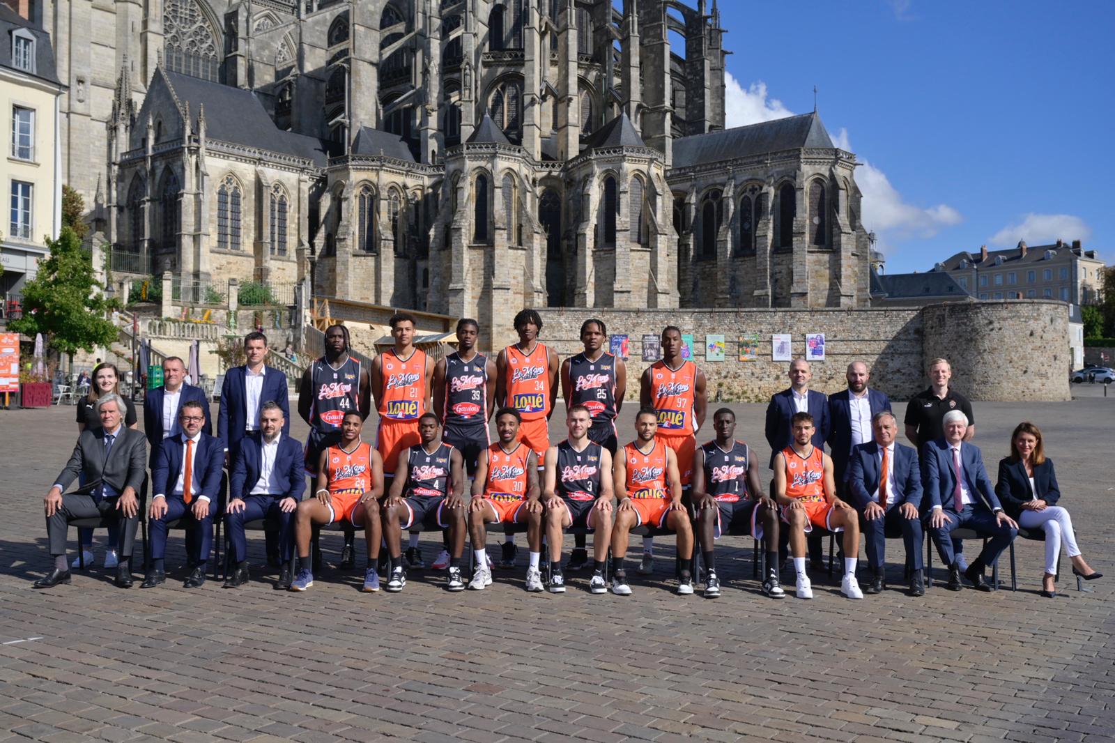 Le MSB prend la pose pour la photo officielle 2022-2023 | Actualité Sarthe.fr